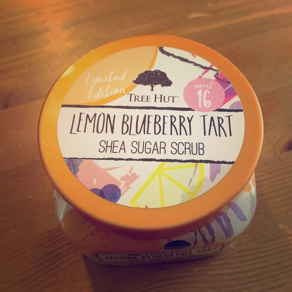 Tree Hut | Other | Tree Hut Le Lemon Blueberry Tart Shea Sugar Scrub ...